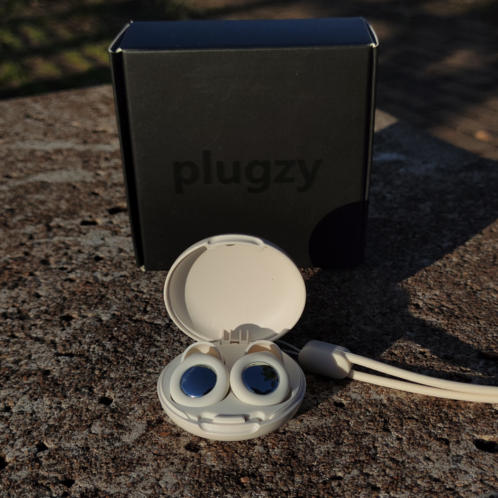 Plugzy Loja Oficial - Seu Silêncio Em Movimento